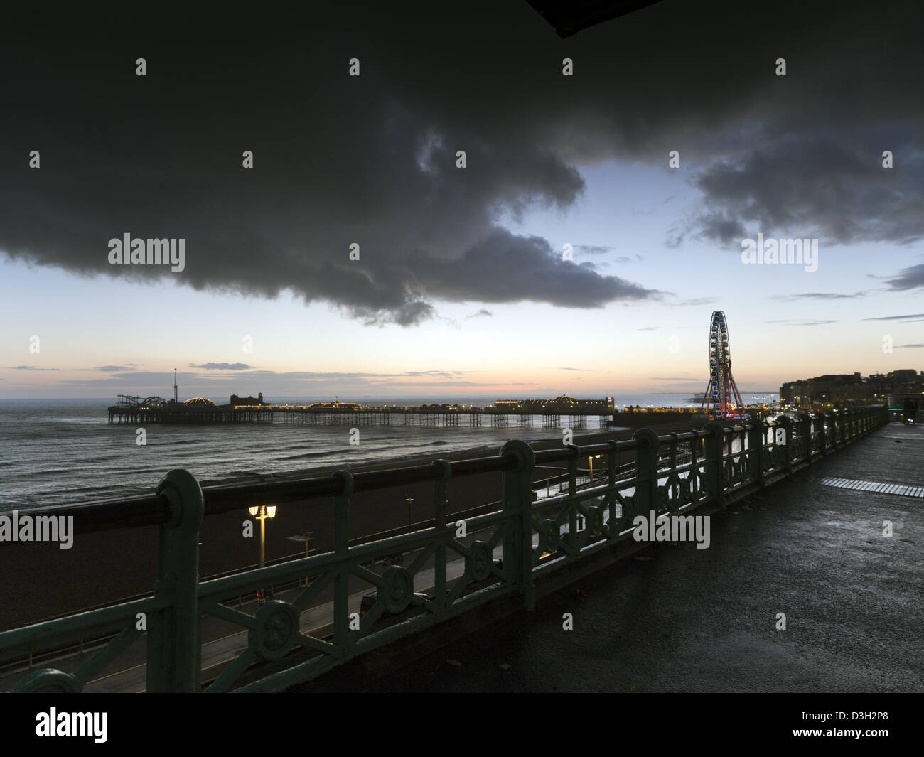 Brighton eye at night hi-res stock photography and images - Alamy