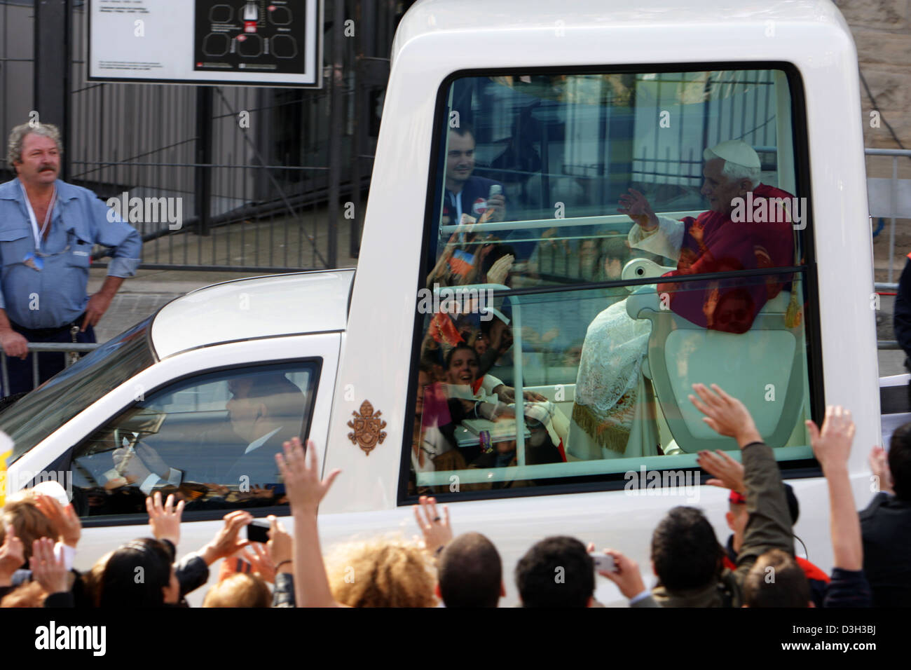 Mercedes popemobile hi-res stock photography and images - Alamy