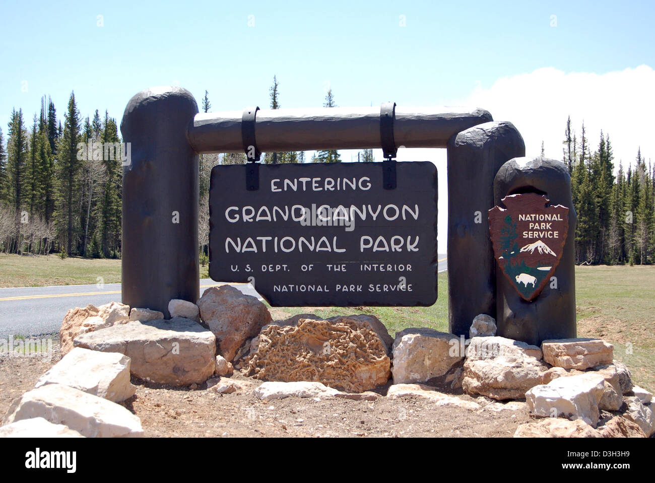 The North Rim Entrance Sign marks the gateway to the northern section ...