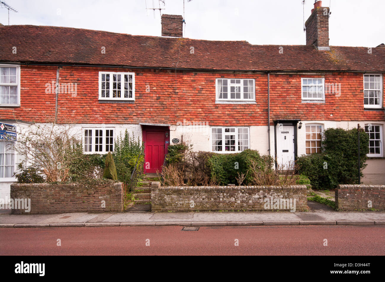Terraced houses uk exterior hi-res stock photography and images - Alamy