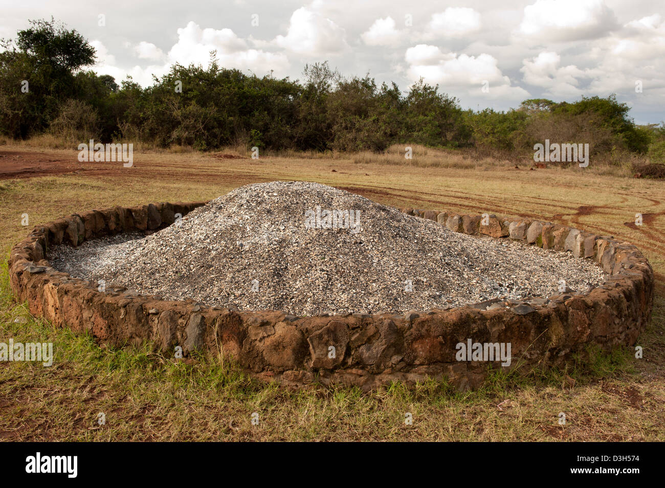 Mound of ash hi-res stock photography and images - Alamy