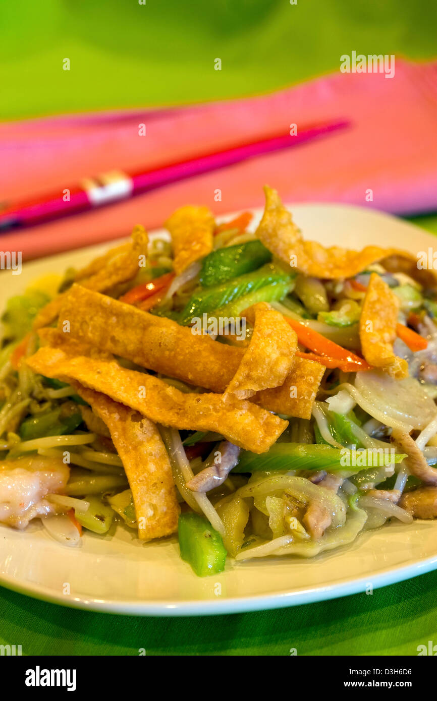 Combination Chow Mein Chinese food Stock Photo - Alamy