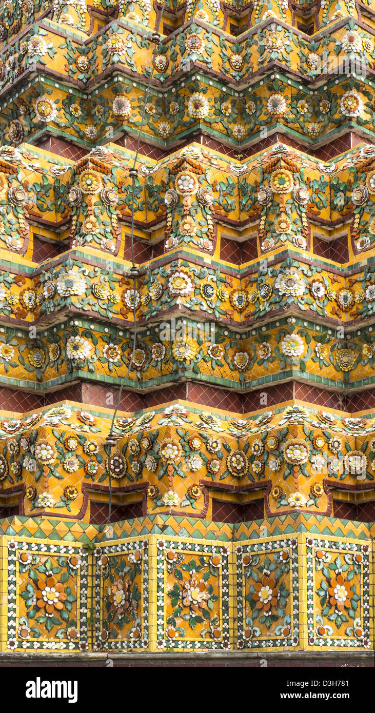 Detail of a Prang at Wat Pho Temple. Bangkok. Thailand Stock Photo - Alamy