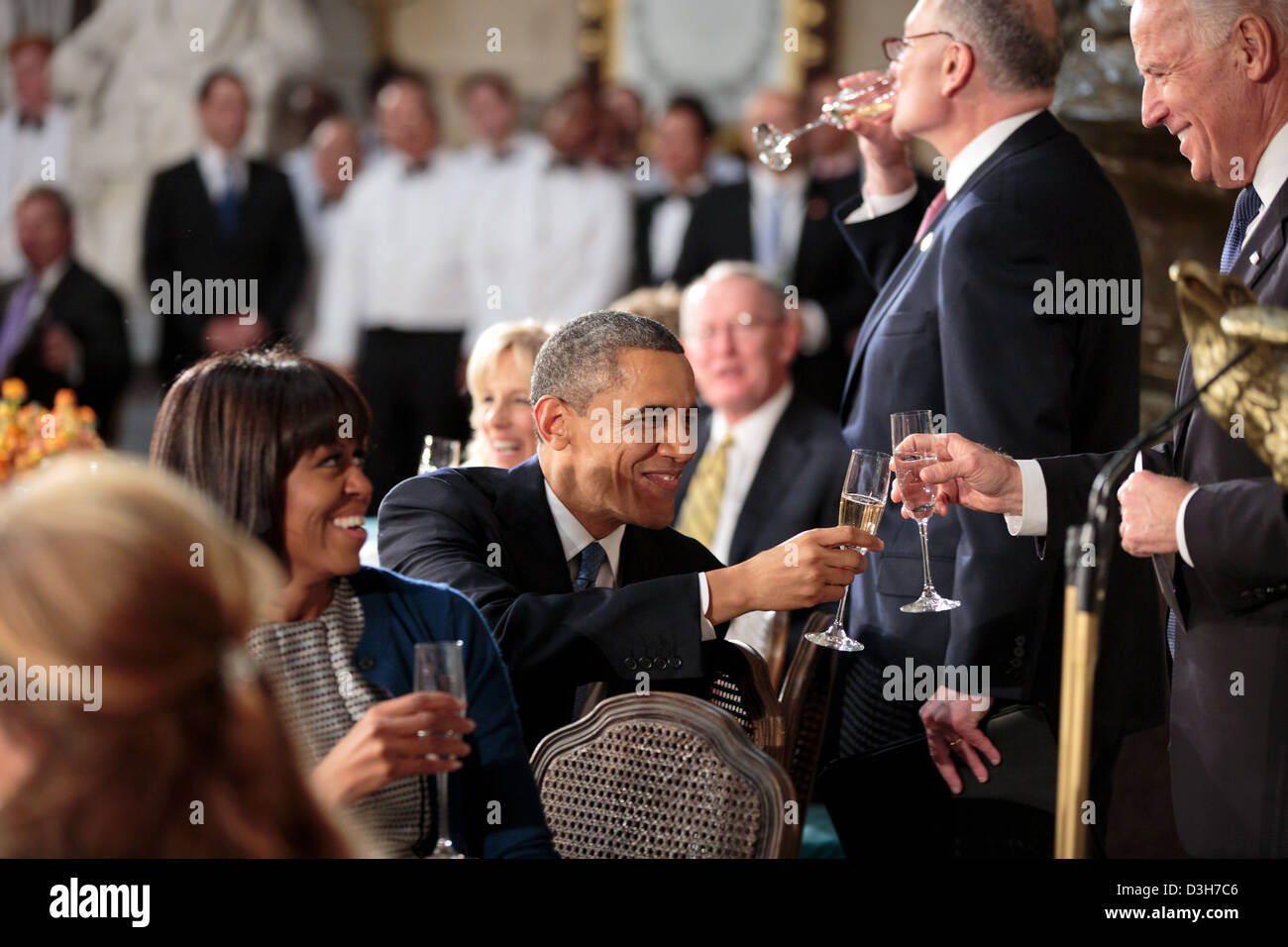 US President Barack Obama with First Lady Michelle Obama toasts with ...