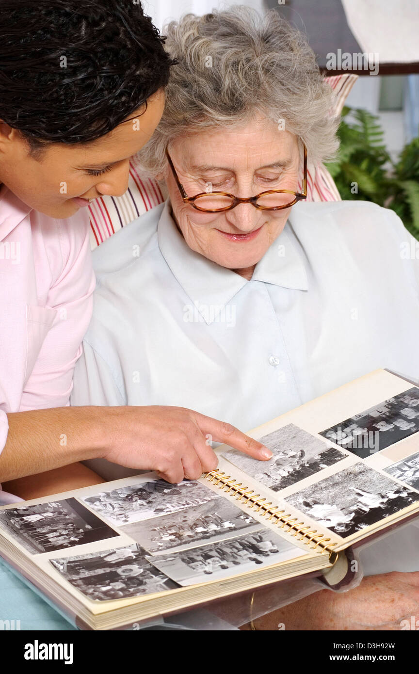 Recreating family photos hi-res stock photography and images - Alamy