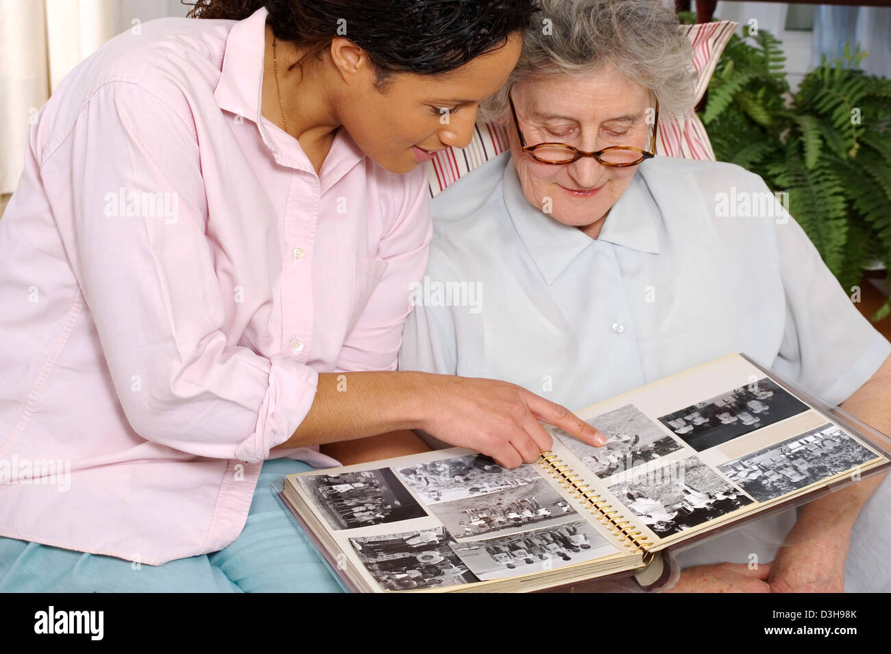 Recreating family photos hi-res stock photography and images - Alamy