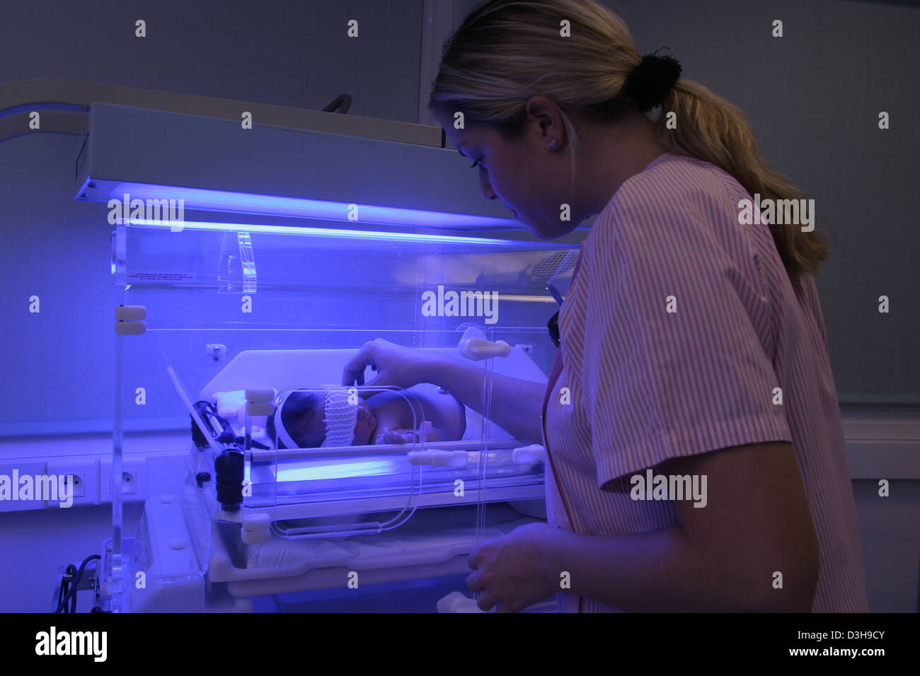 Neonatal Jaundice Phototherapy