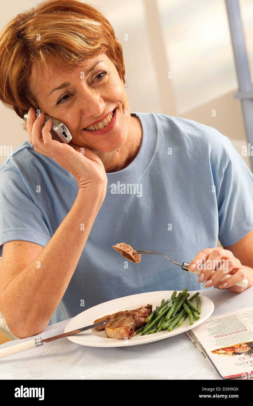 ELDERLY PEOPLE EATING A MEAL Stock Photo - Alamy