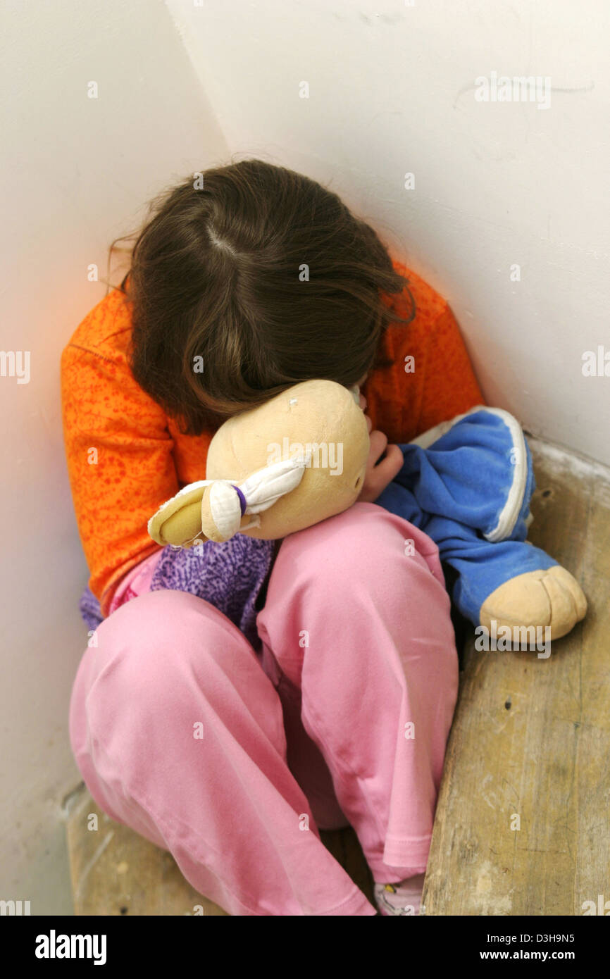 Crying 10 Year Old Stock Photos & Crying 10 Year Old Stock Images - Alamy