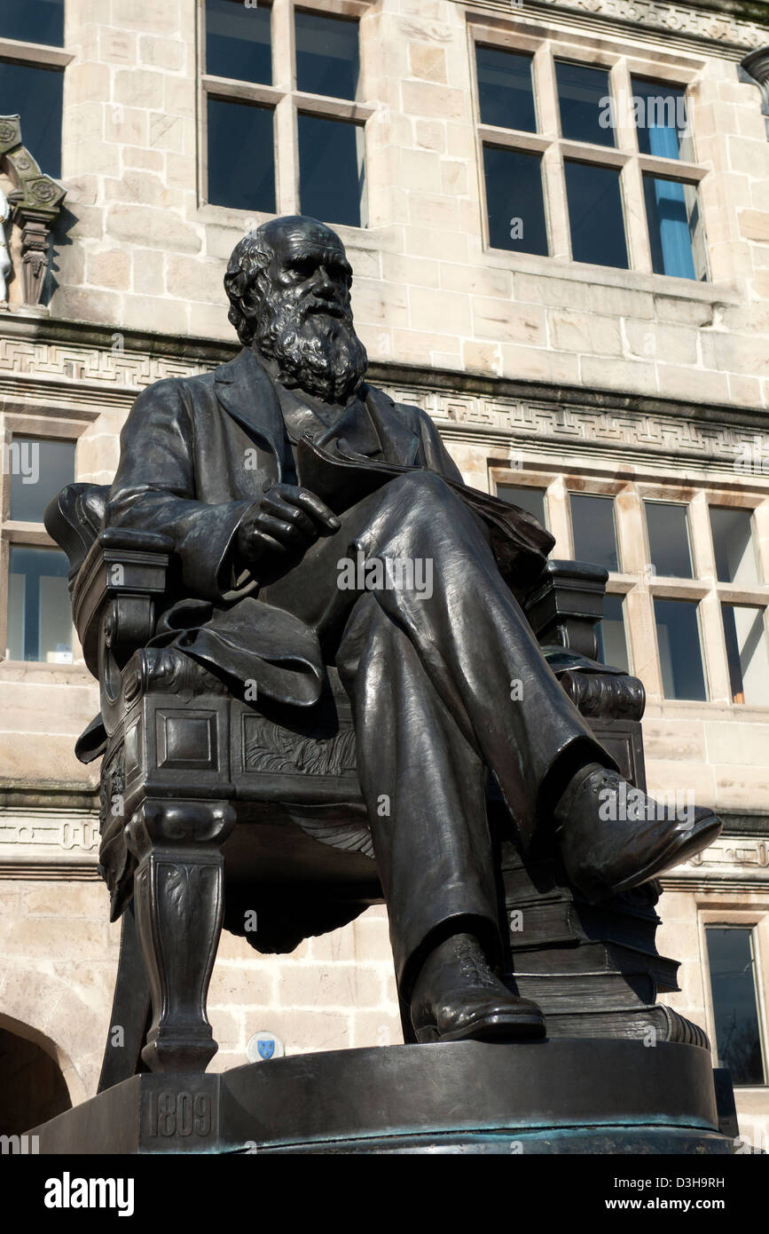 Charles darwin library hi-res stock photography and images - Alamy