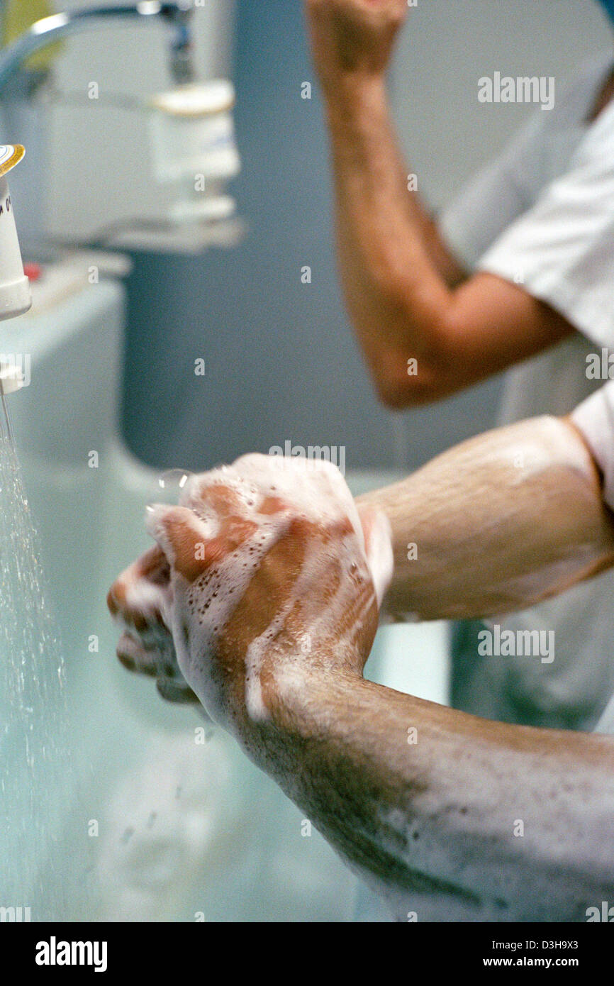 HAND WASHING IN HOSPITAL Stock Photo - Alamy