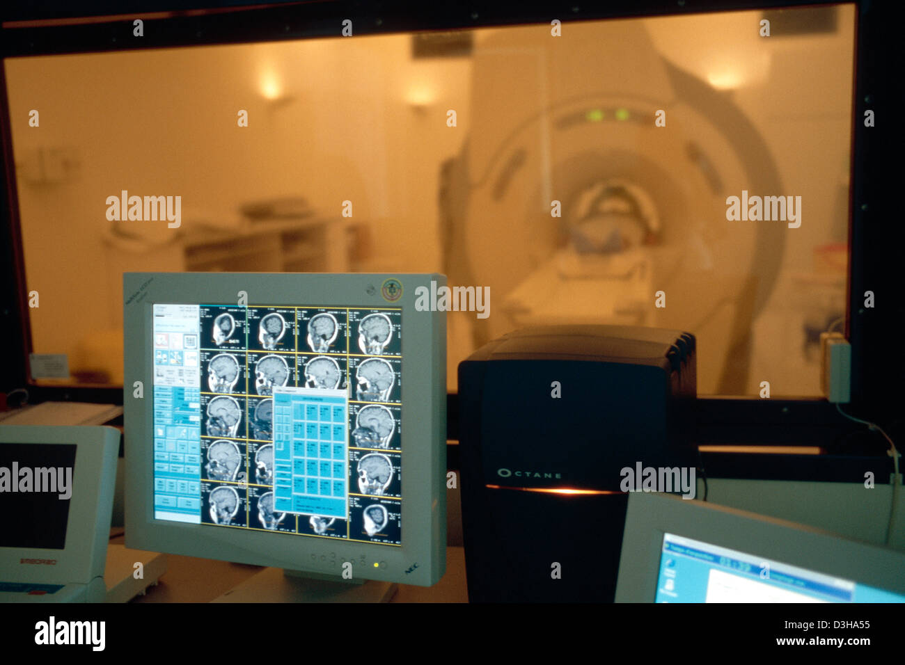 Nmr brain scan hi-res stock photography and images - Alamy