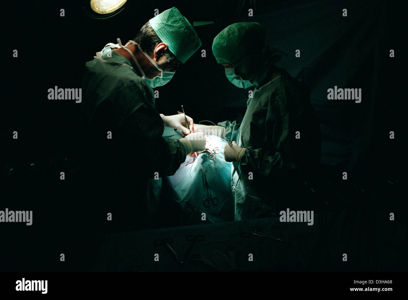 Operations blood surgeons hi-res stock photography and images - Alamy