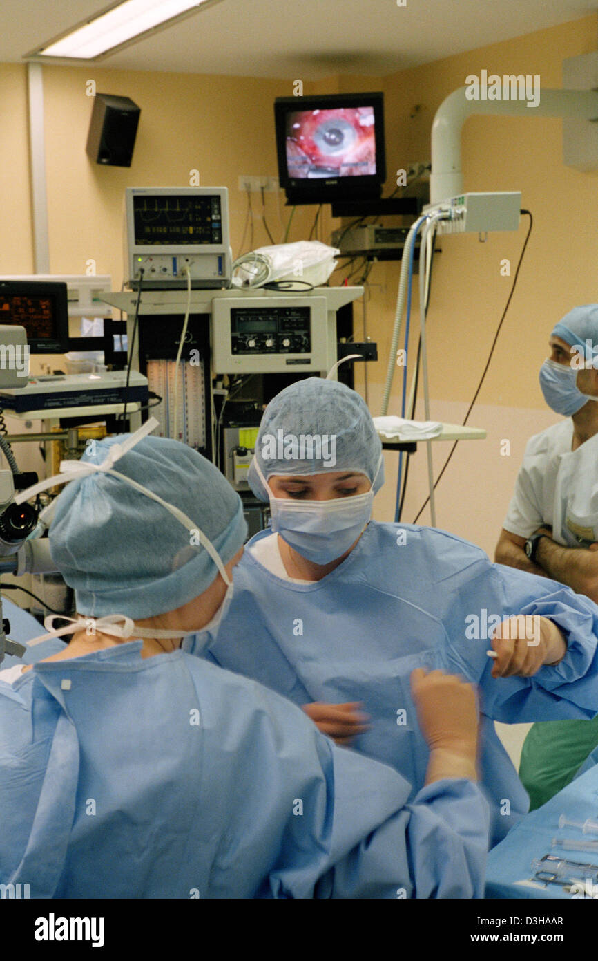 Theatre masks and screen hi-res stock photography and images - Alamy