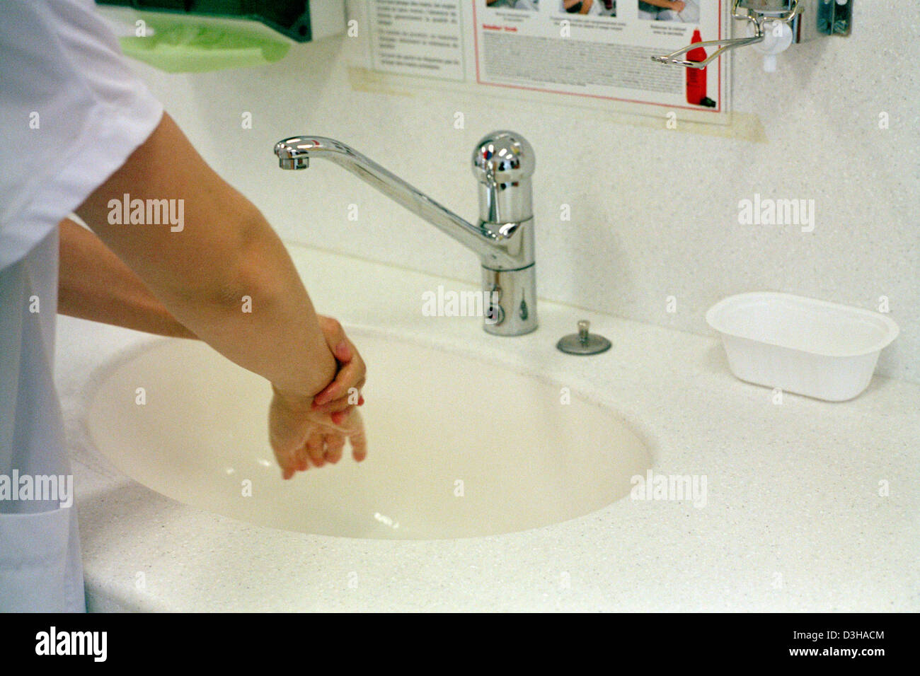 HAND WASHING IN HOSPITAL Stock Photo - Alamy