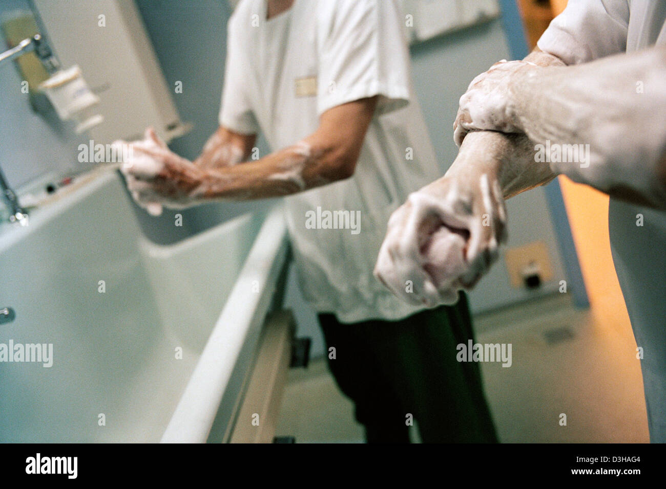 HAND WASHING IN HOSPITAL Stock Photo - Alamy