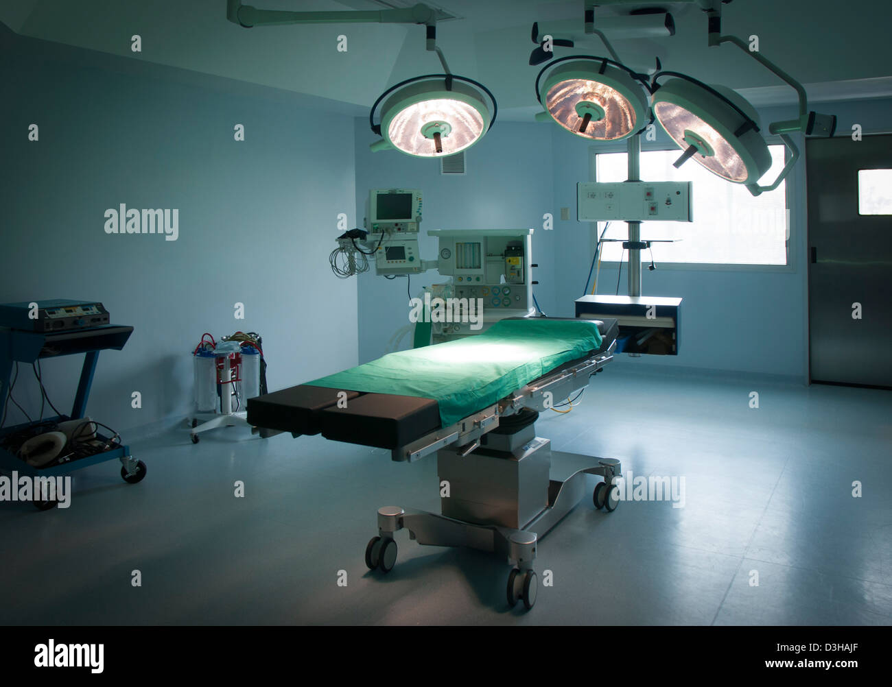 modern operating room in hospital Stock Photo - Alamy