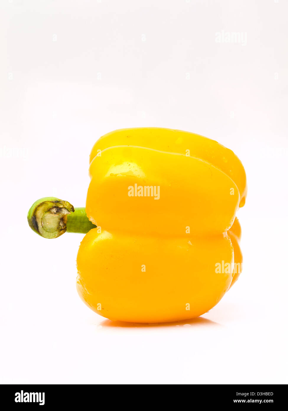 Fresh yellow bell pepper, Capsicum annuum, isolated on white background ...