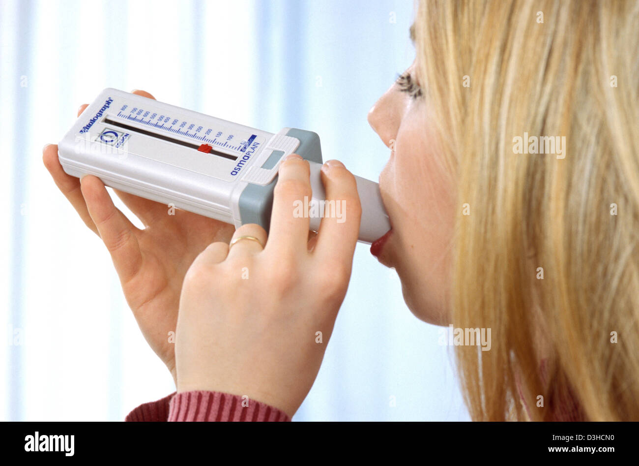 BREATHING, SPIROMETRY IN A WOMAN Stock Photo - Alamy
