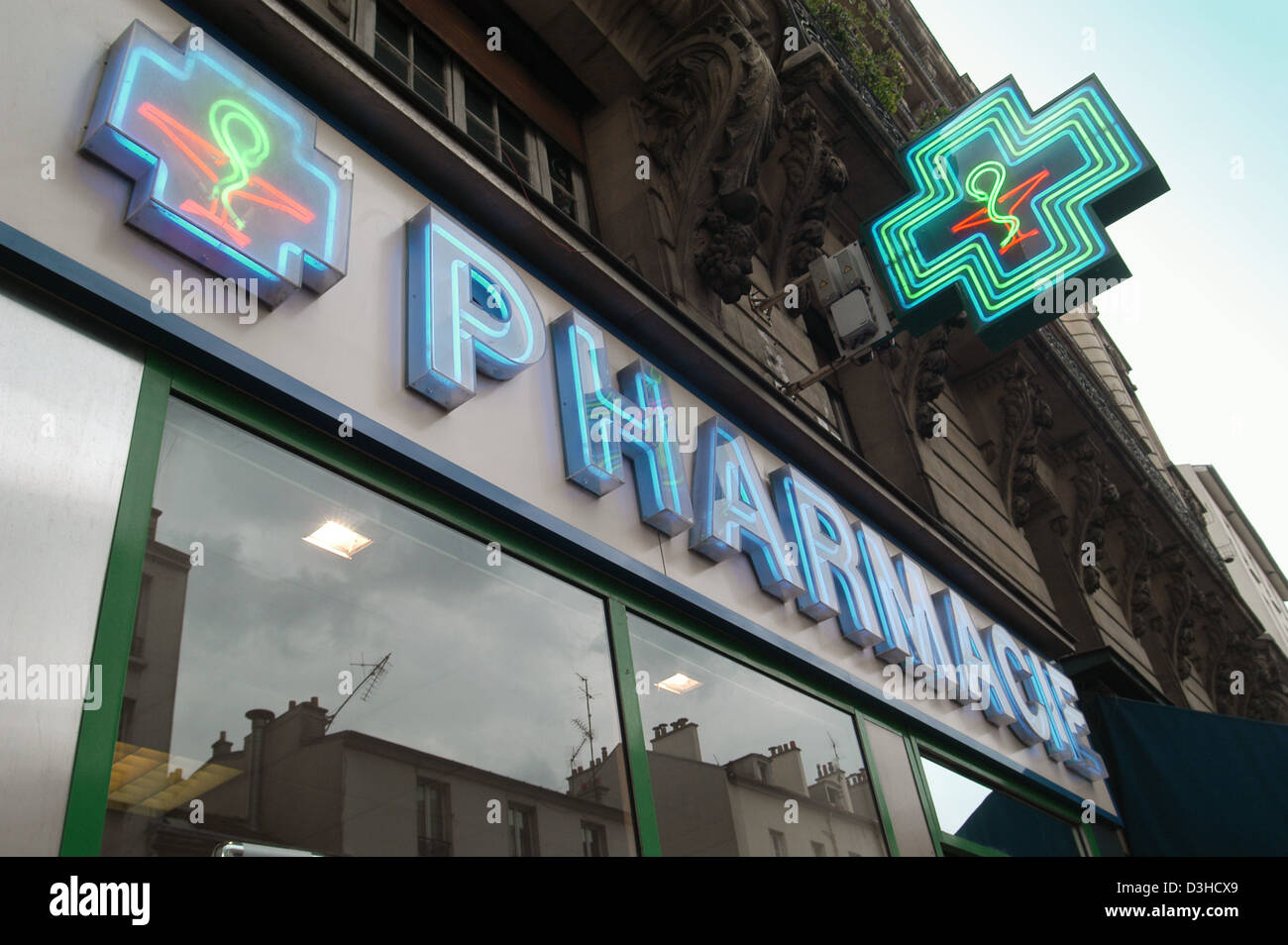 OUTSIDE OF A CHEMIST'S SHOP Stock Photo - Alamy