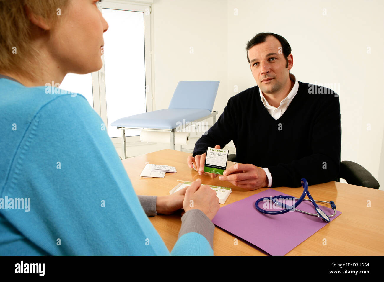 WOMAN IN CONSULTATION, DIALOGUE Stock Photo - Alamy