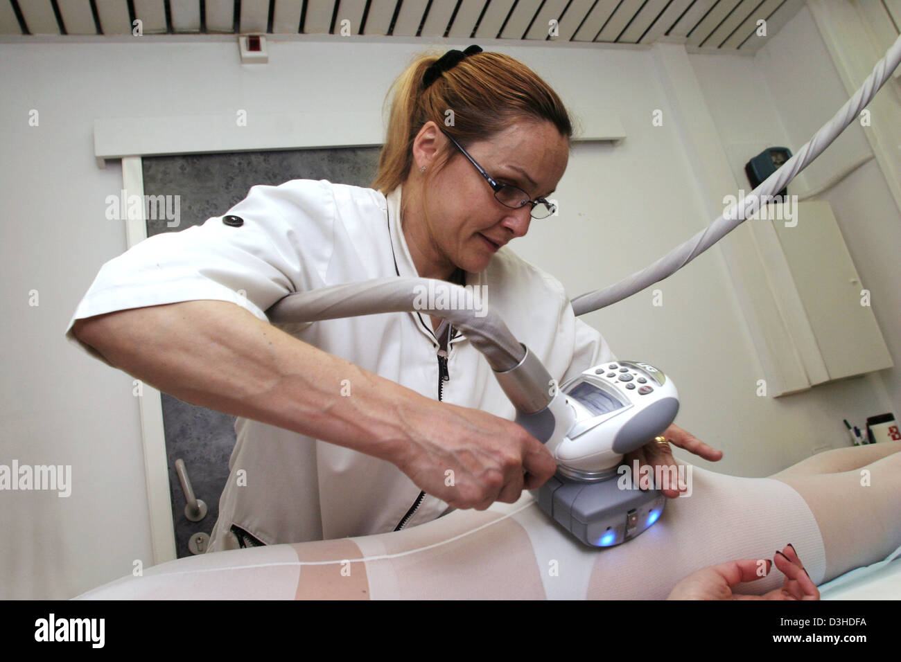 Endermology hi-res stock photography and images - Alamy