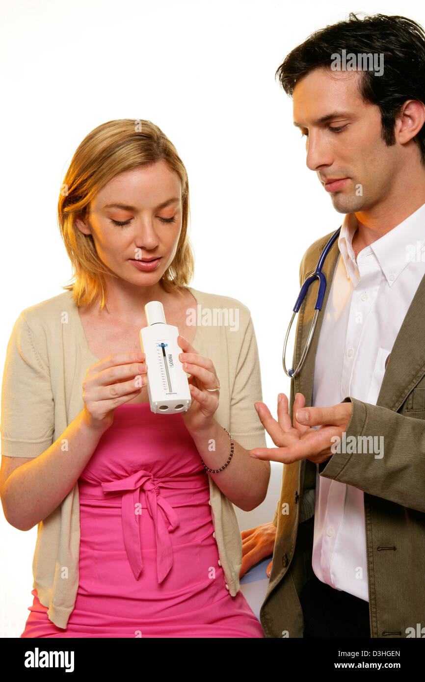 BREATHING, SPIROMETRY IN A WOMAN Stock Photo - Alamy