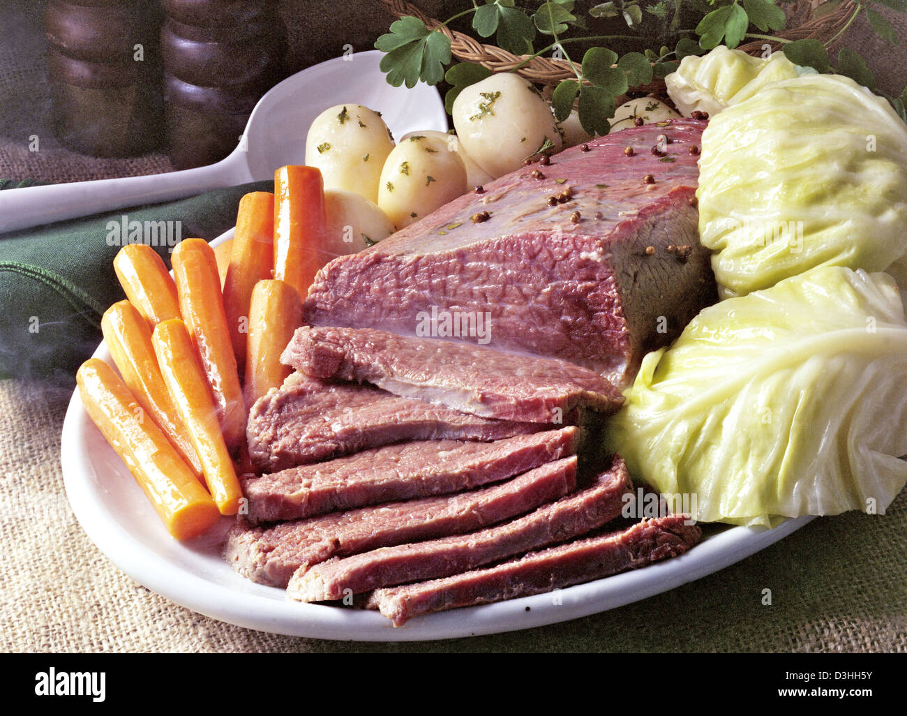 Traditional irish corned salt beef meal hi-res stock photography and ...