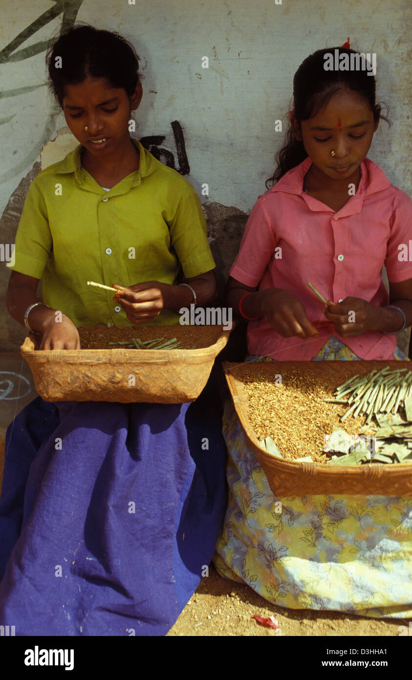 Child labour india girls hi-res stock photography and images - Alamy