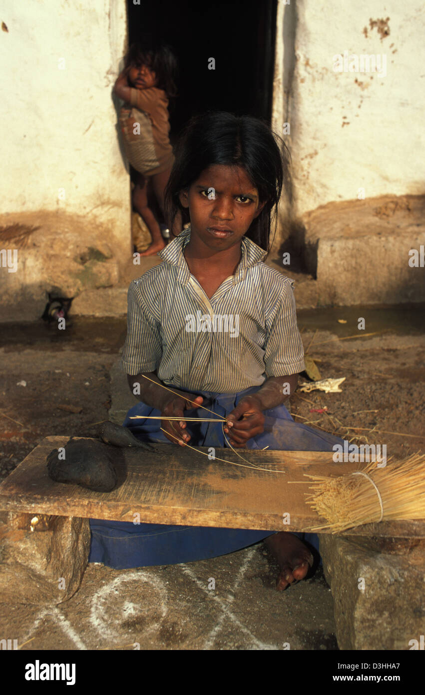 Poverty child alone sad hi-res stock photography and images - Alamy