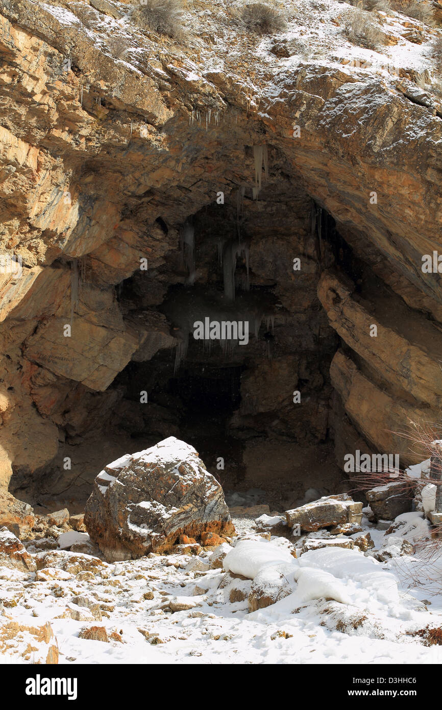 Dark cave in the mountains hi-res stock photography and images - Alamy