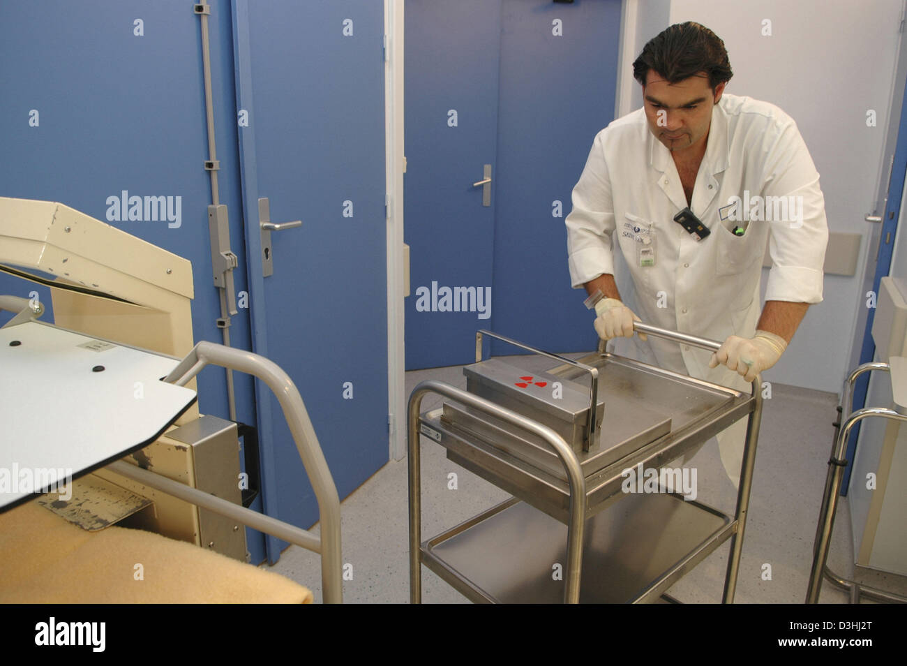 Radioactive Tracer High Resolution Stock Photography and Images - Alamy