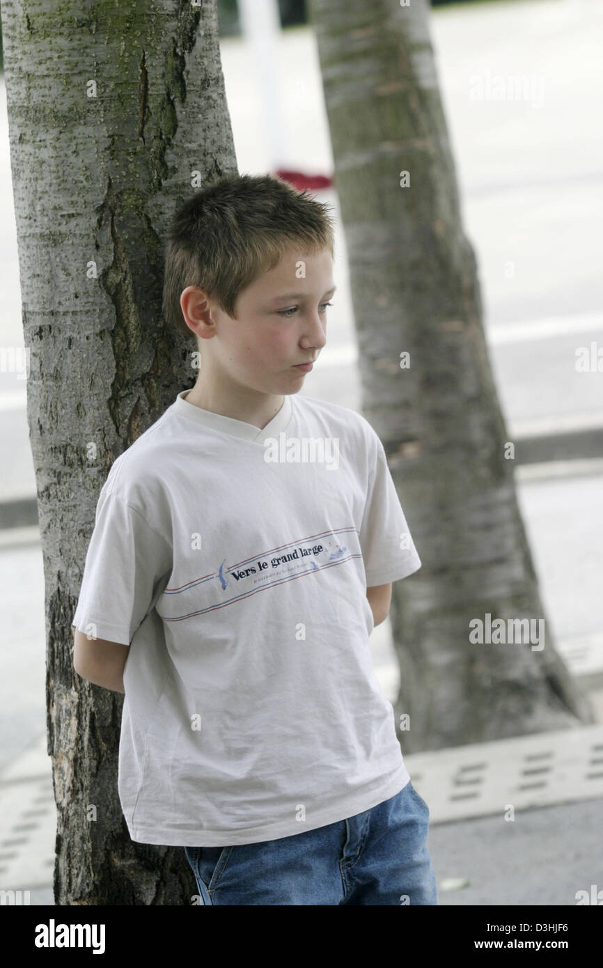 Middle school boys alone hi-res stock photography and images - Alamy
