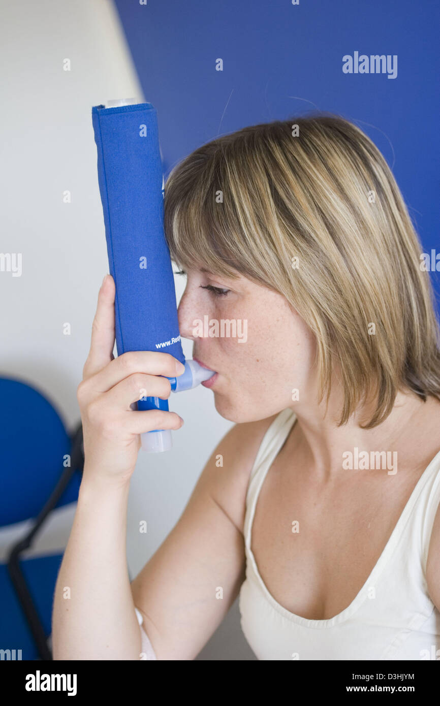 BREATHING, SPIROMETRY IN A WOMAN Stock Photo - Alamy