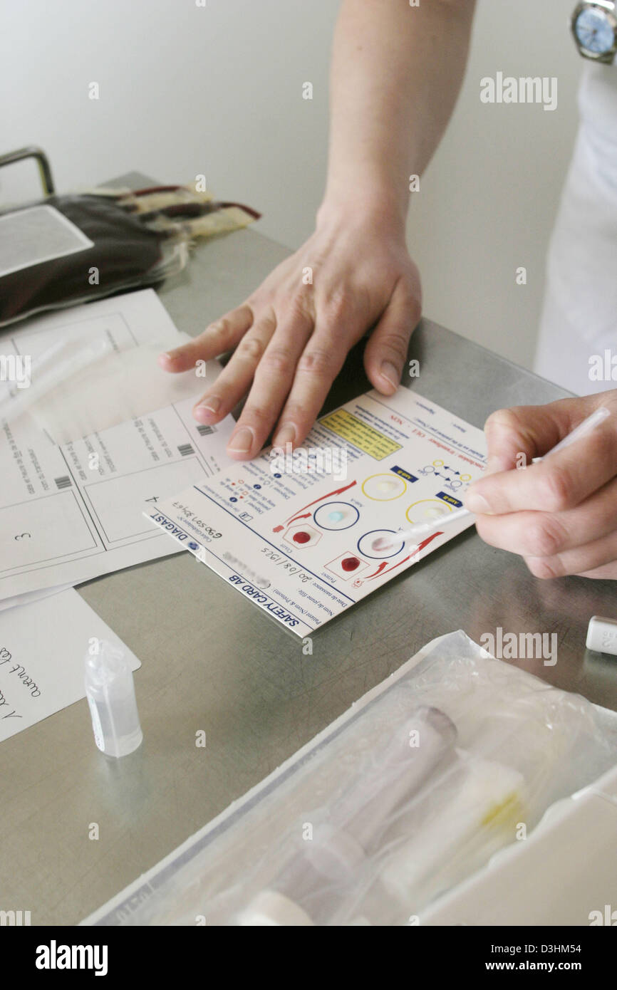 Medical center blood tests hi-res stock photography and images - Alamy