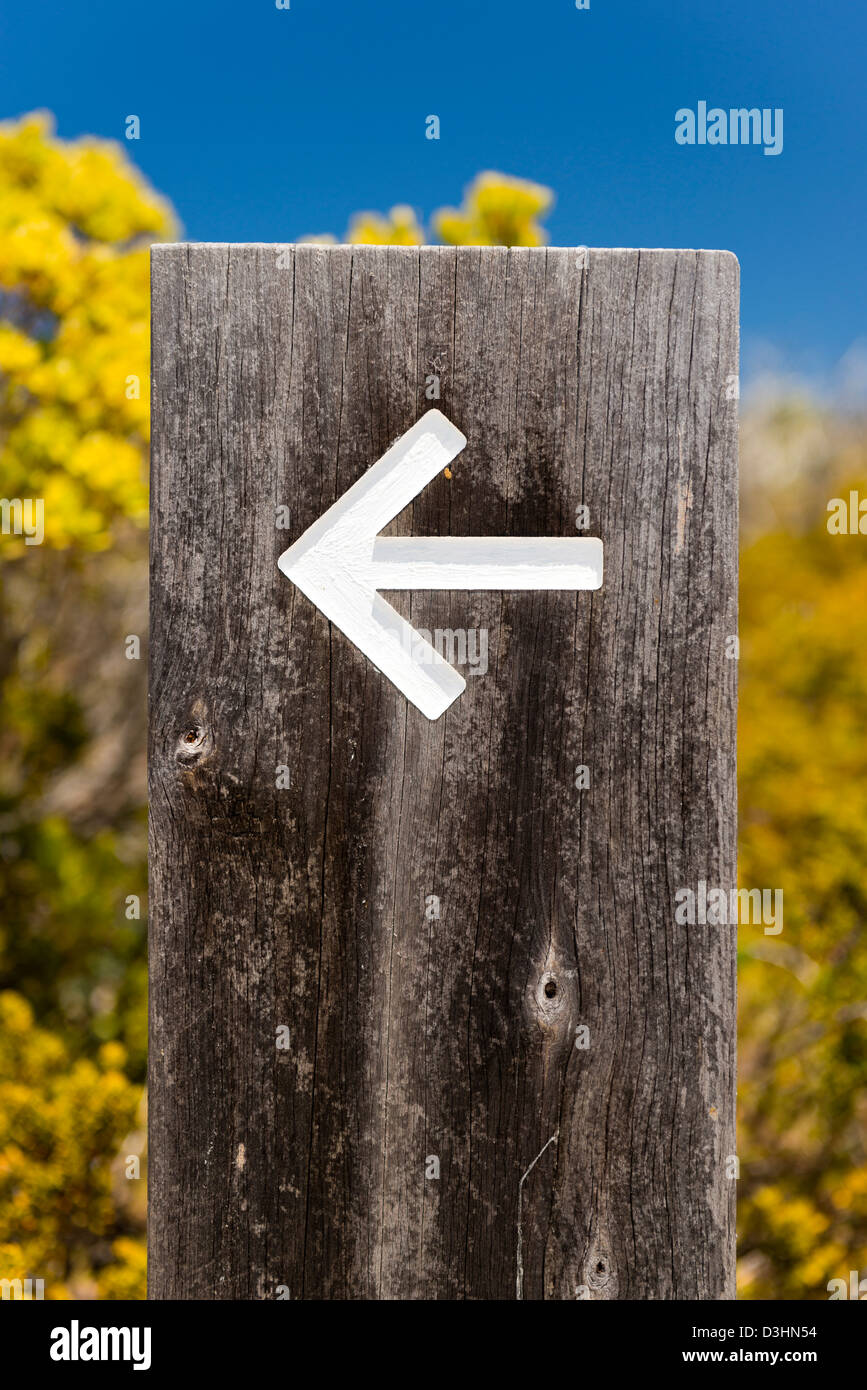 Wooden arrow sign pointing destination hi-res stock photography and ...