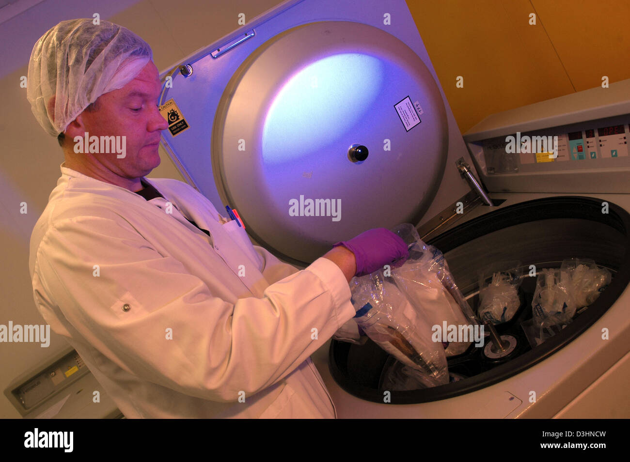 Old centrifuge hi-res stock photography and images - Alamy