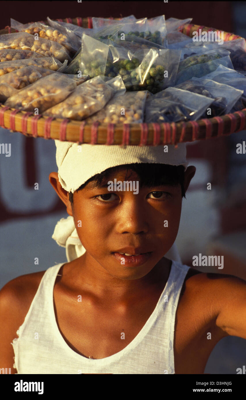 Moody Street Children High Resolution Stock Photography and Images - Alamy