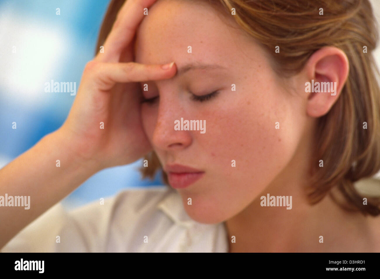 WOMAN WITH HEADACHE Stock Photo - Alamy