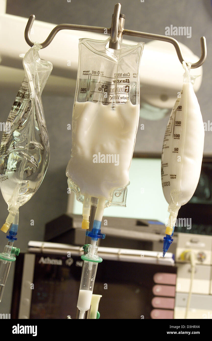 Infusion suite hospital hi-res stock photography and images - Alamy