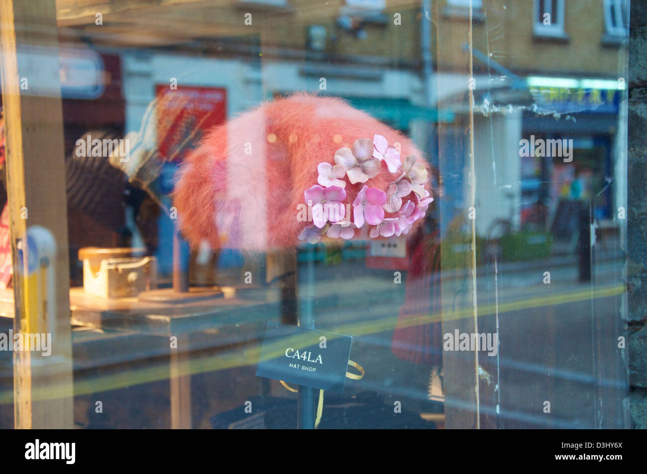 Hat shop sign hi-res stock photography and images - Alamy