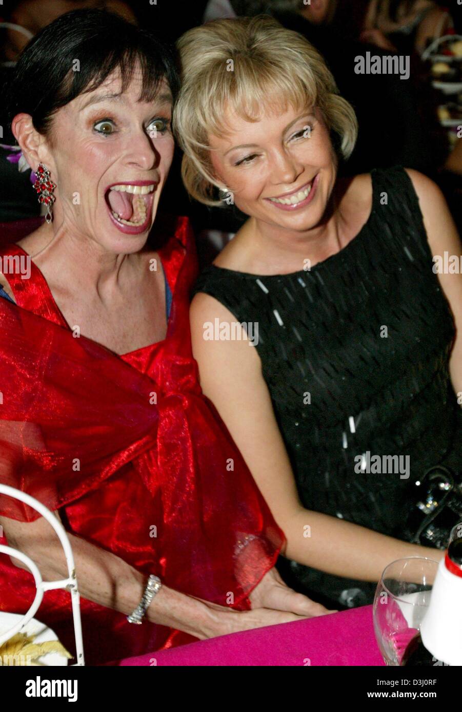 (dpa) - US actress Geraldine Chaplin (L) and Irina Virganskaya ...