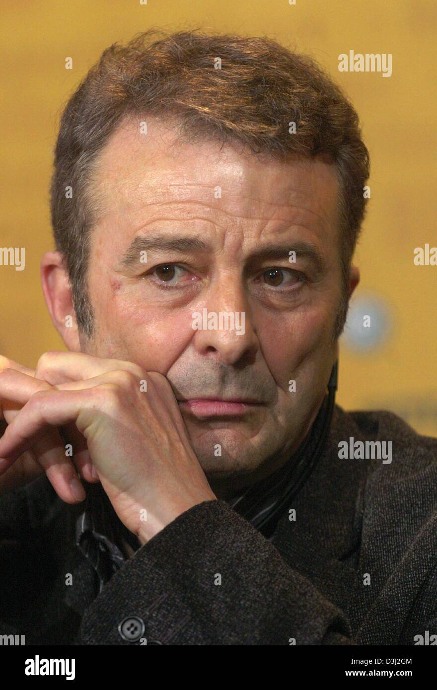 (dpa) - Spanish actor Juan Diego looks concentrated during a press ...