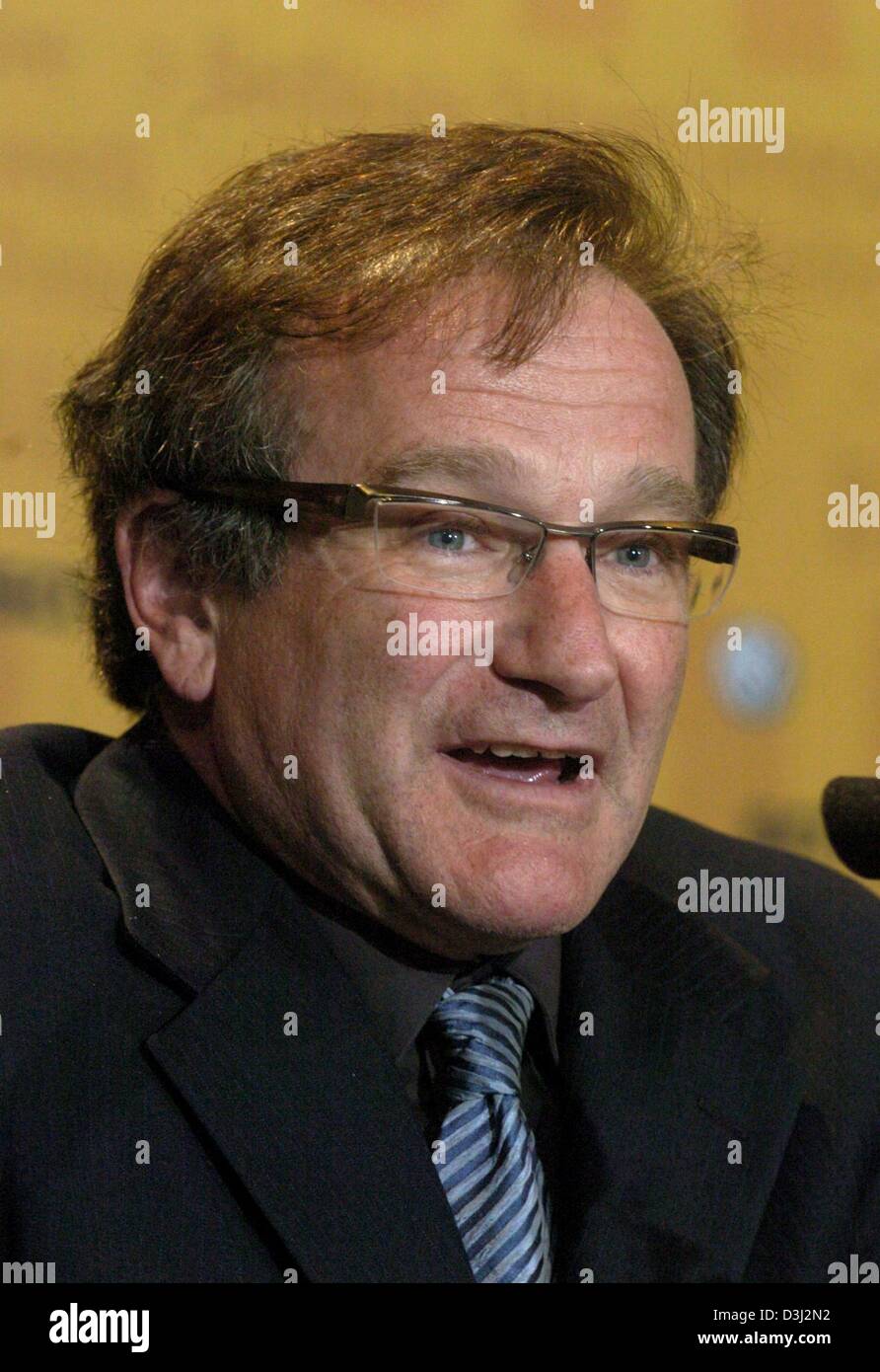 Robin rather hi-res stock photography and images - Alamy