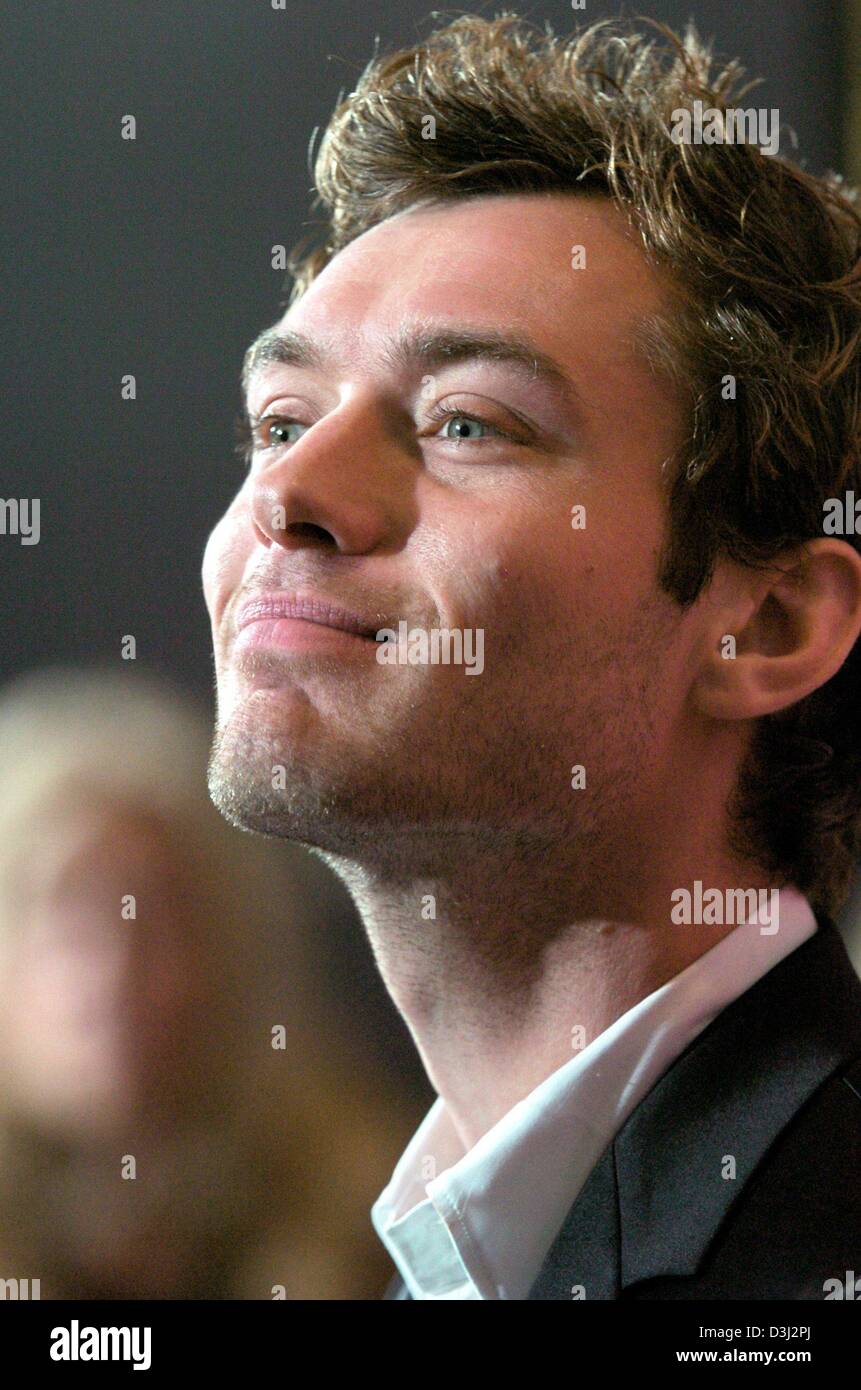(dpa) - British actor Jude Law smiles during a press conference at the ...
