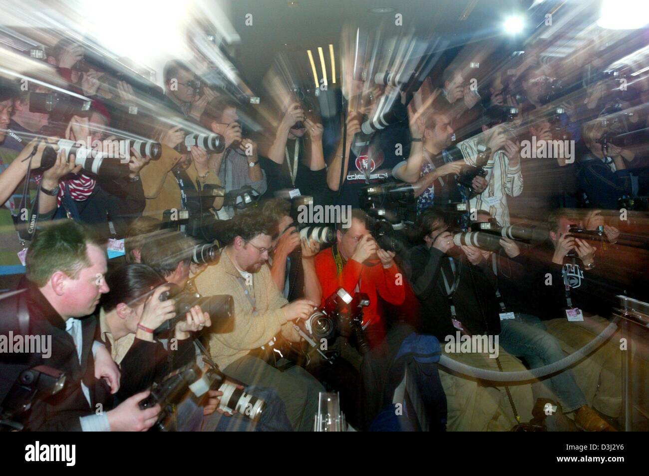 Crowd of photographers hi-res stock photography and images - Alamy