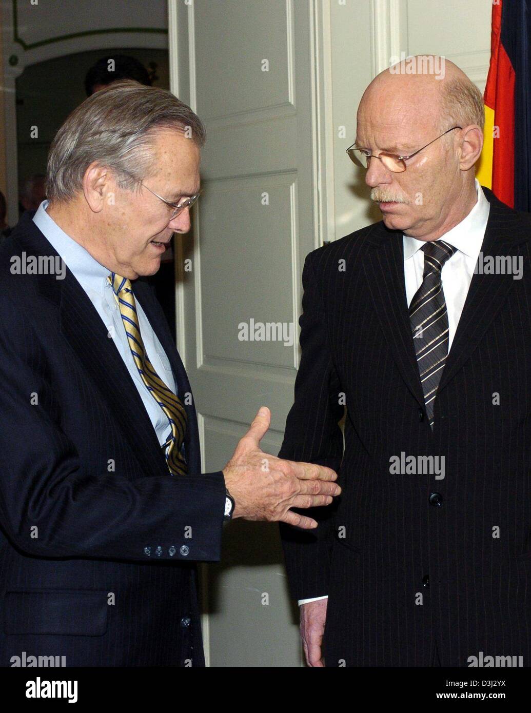 Rumsfeld afghanistan hi-res stock photography and images - Alamy