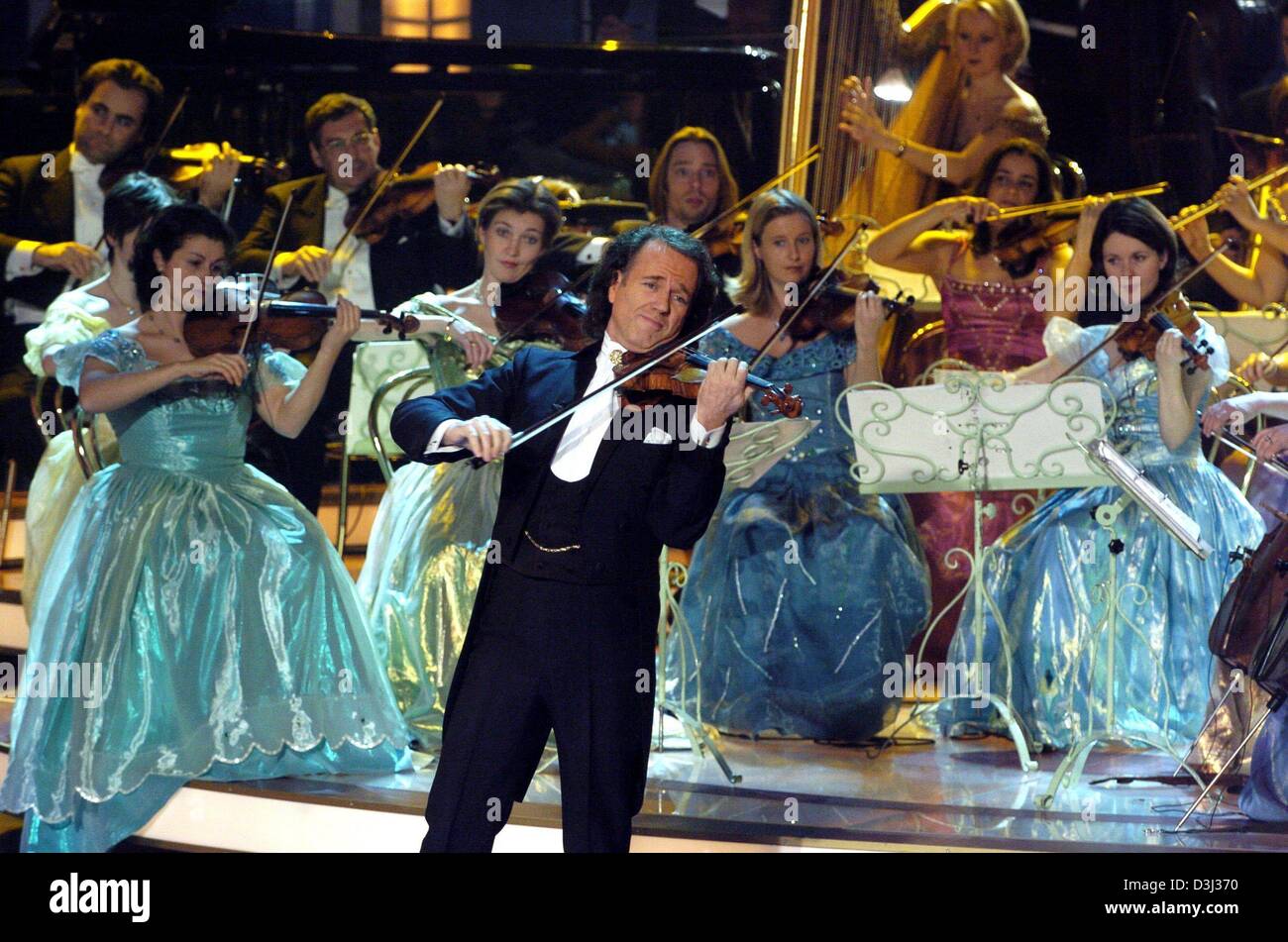 Arts culture entertainment ace music celebrities playing violine ...