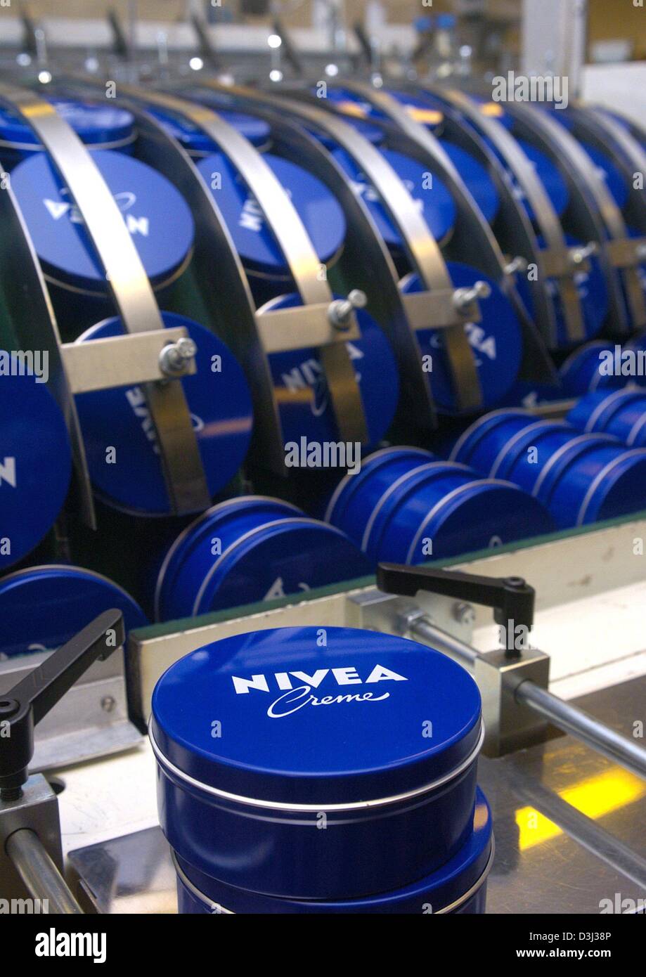 (dpa) - The production of Nivea body lotion at the production plant of ...