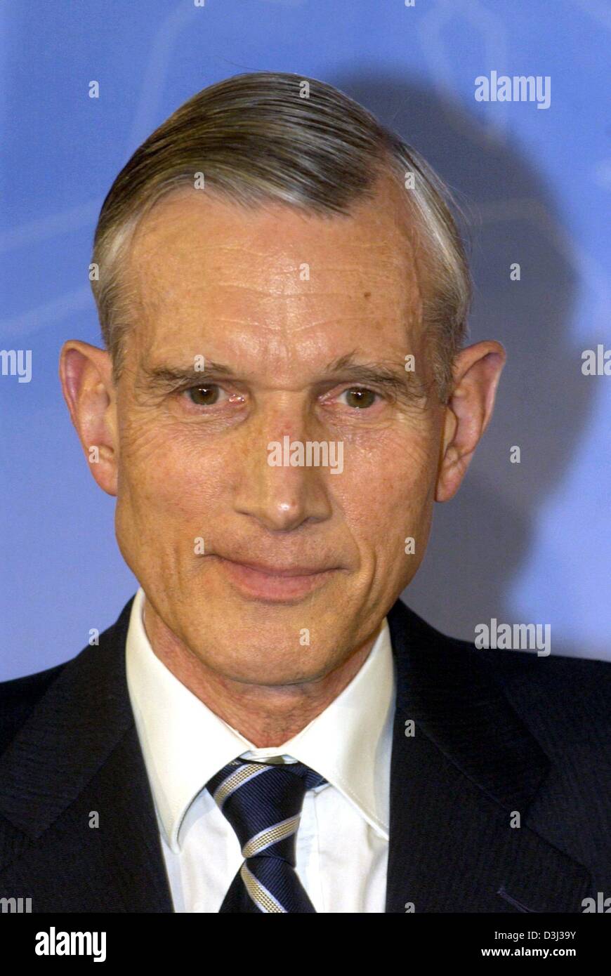 12 january 2004 hi-res stock photography and images - Alamy